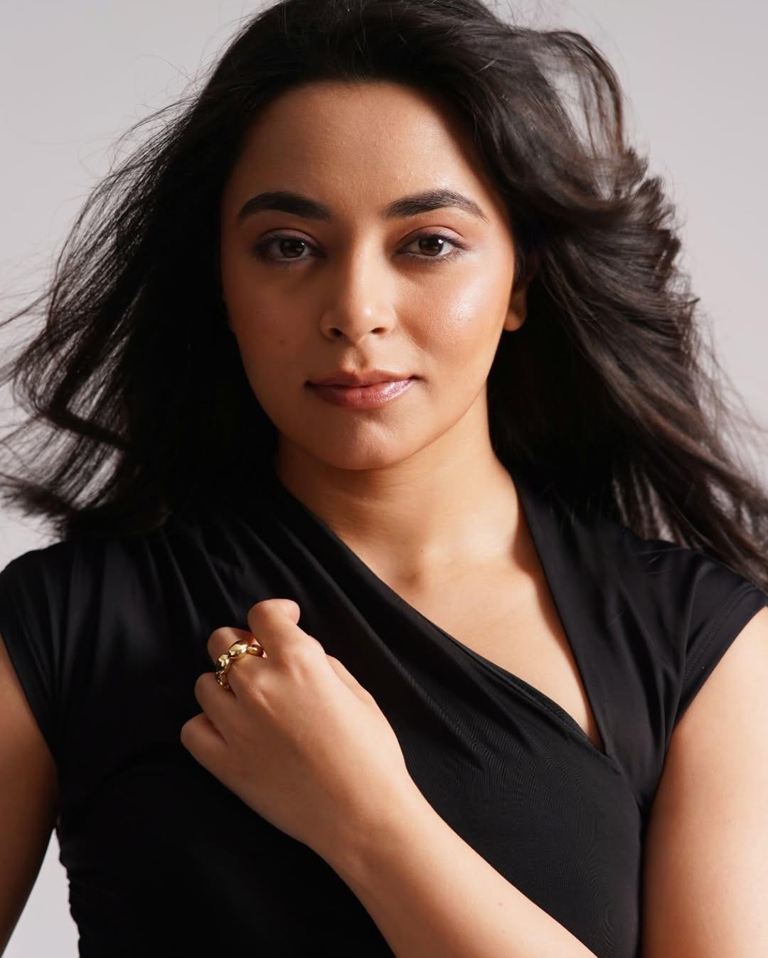 Anubha Arora Transforms as Adeeba in Power of Paanch - Awesome TV